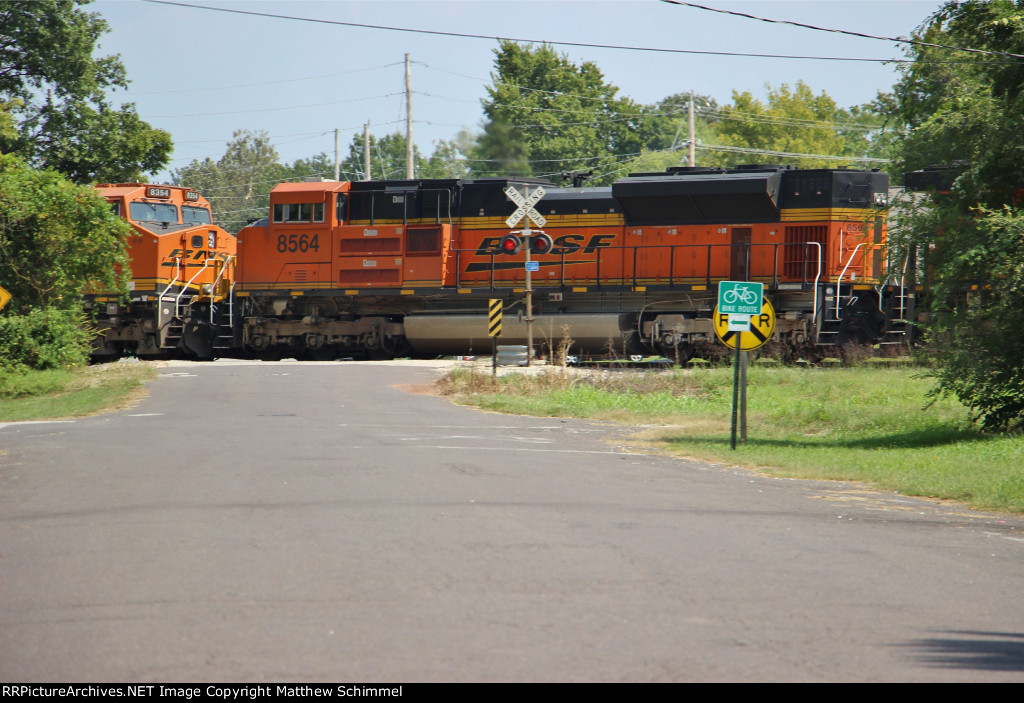 BNSF 8564